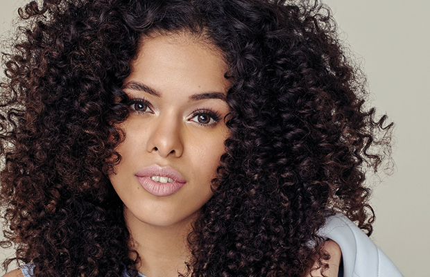 Rayza Nicácio mostra o tutorial deste rabo de cavalo volumoso | Capricho