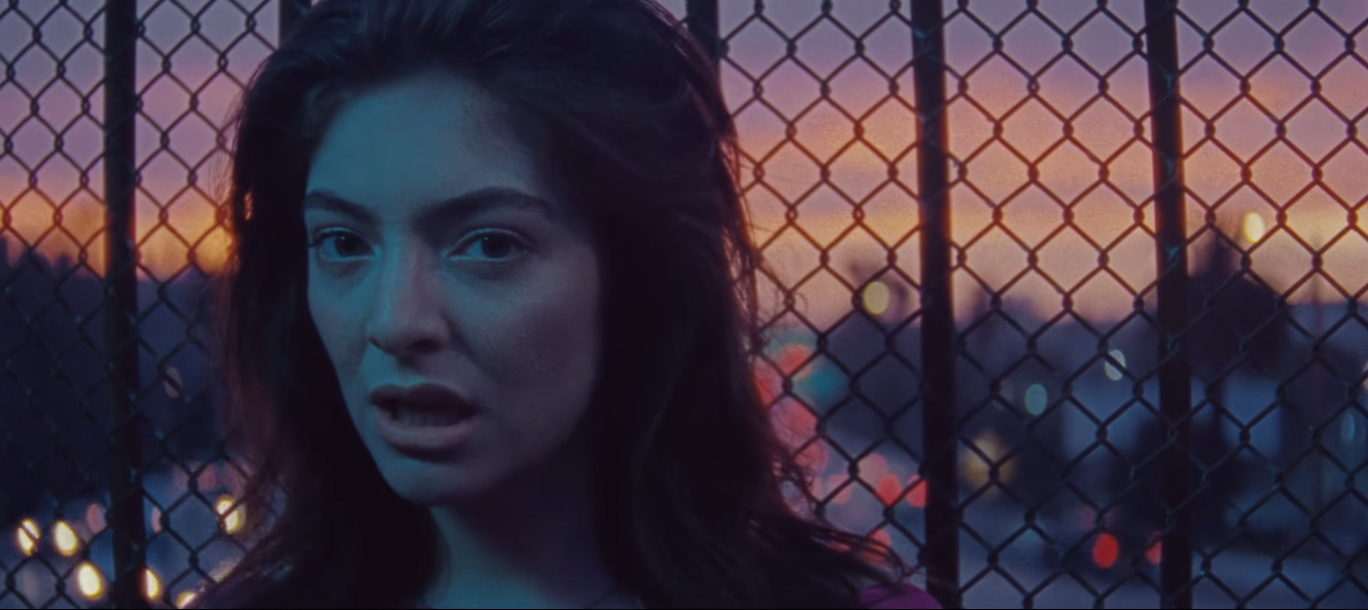 Após mais de dois anos, Lorde arrasa no clipe do seu novo single | Capricho