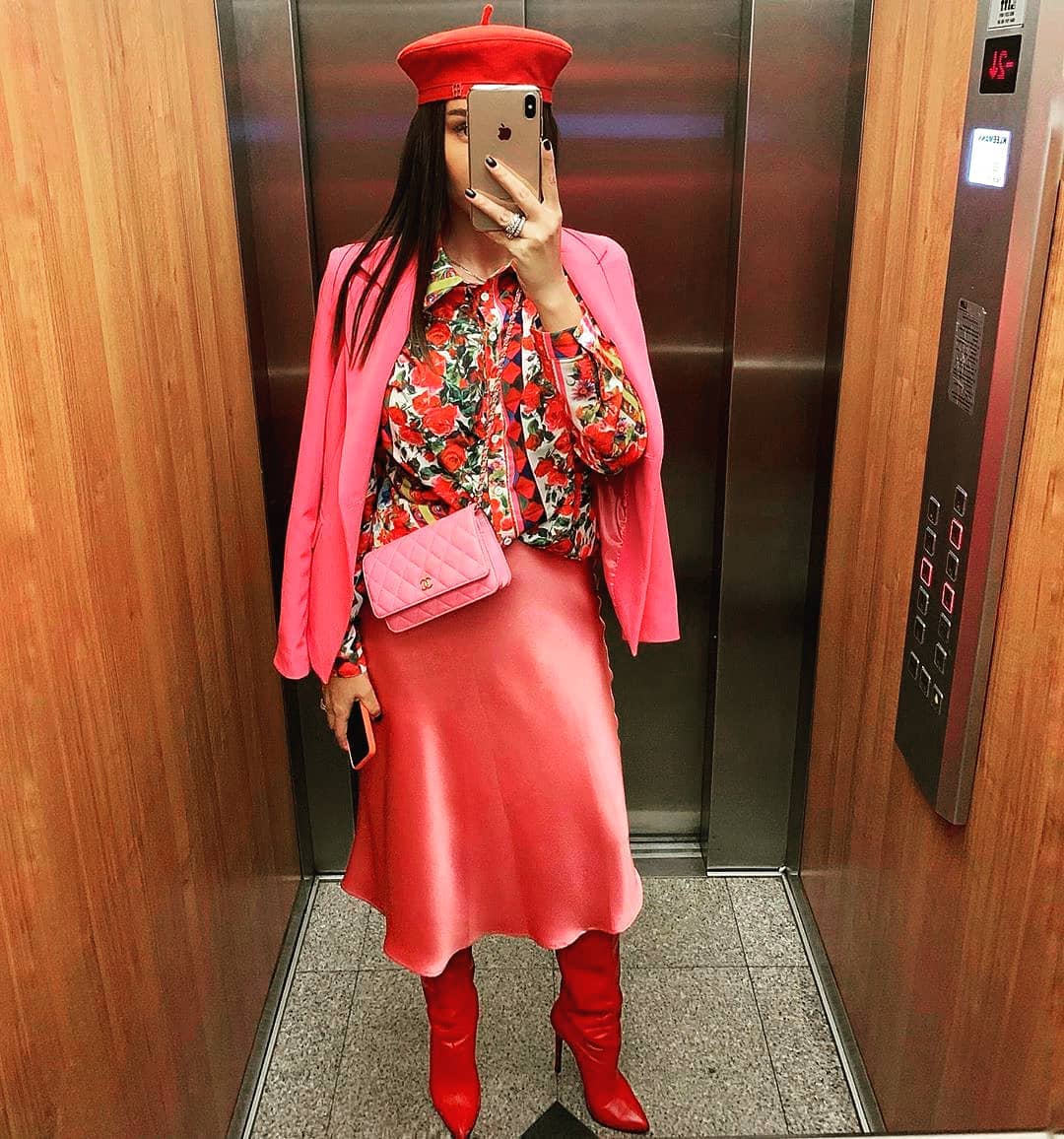 Rosa e vermelho: inspire-se em looks incríveis que misturam as duas ...