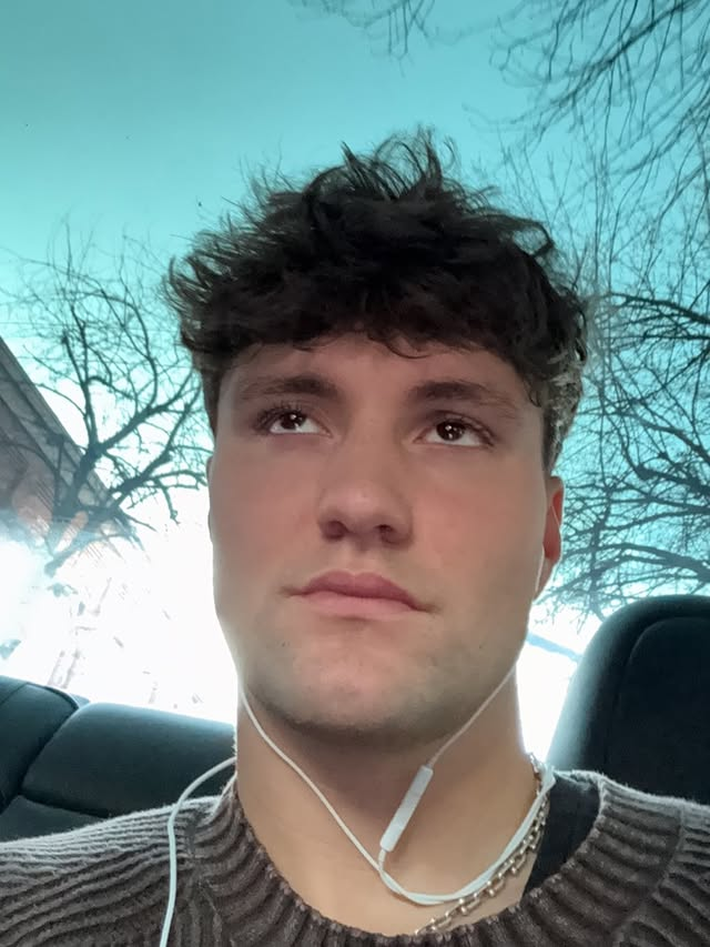 Quem é o ator que interpreta Beau Maxwell em Off Campus – Capricho